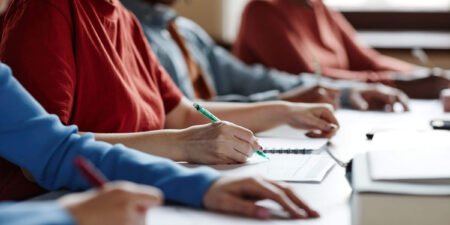 How long is a college semester? Length, weeks, months explained